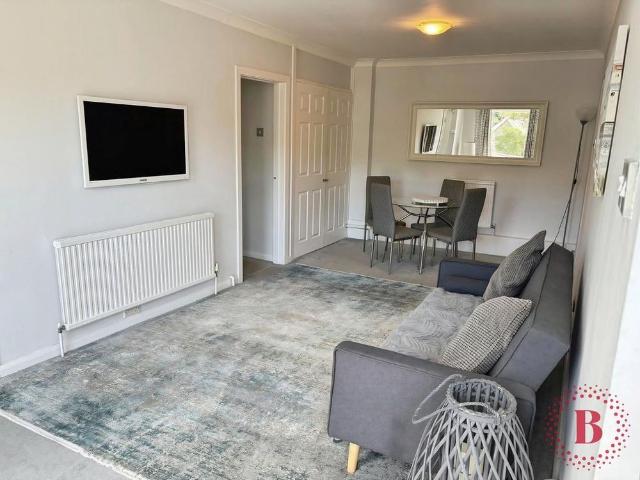3 bedroom flat to rent