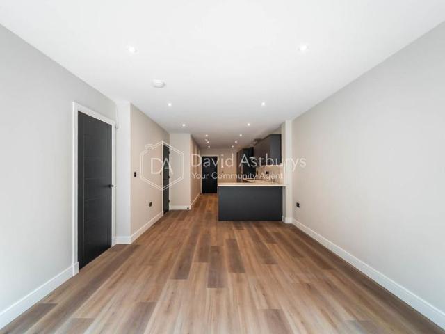 3 bedroom flat to rent