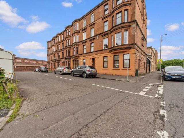 3 bedroom flat to rent