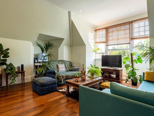 3 bedroom flat to rent