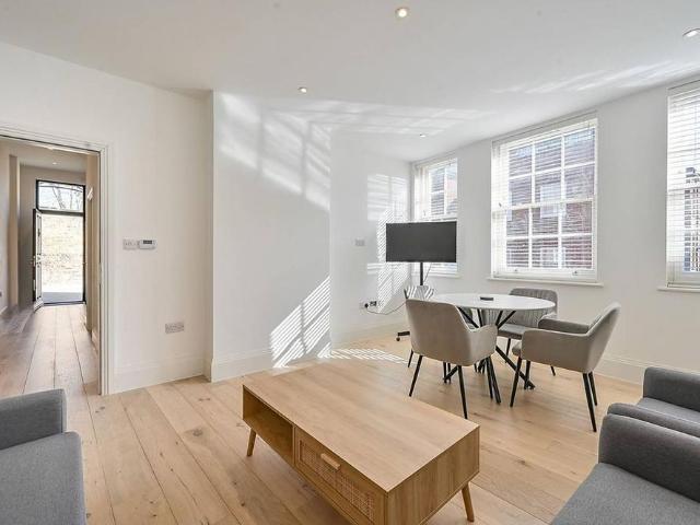 3 bedroom flat to rent
