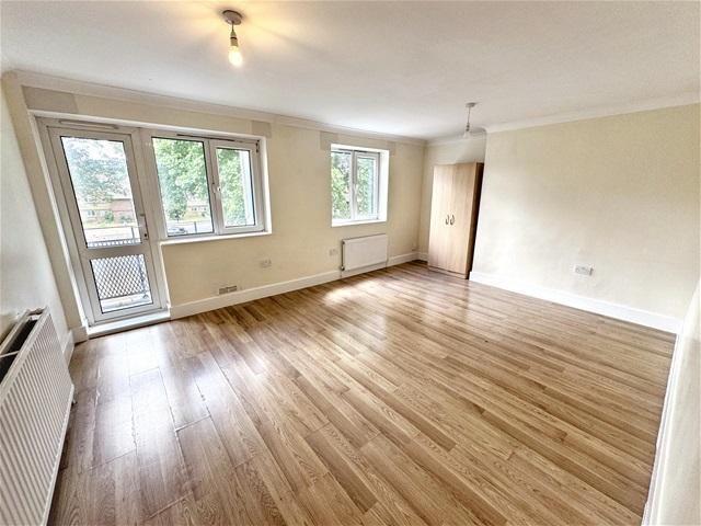 3 bedroom flat to rent