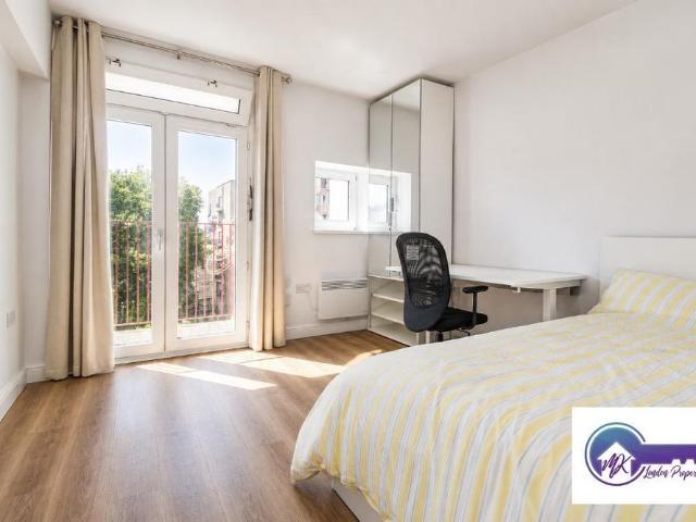 3 Bedroom Flat To Rent