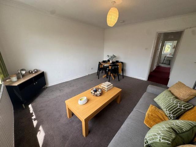 3 bedroom flat to rent