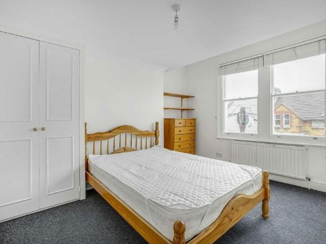 3 bedroom flat to rent