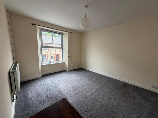 3 bedroom flat to rent