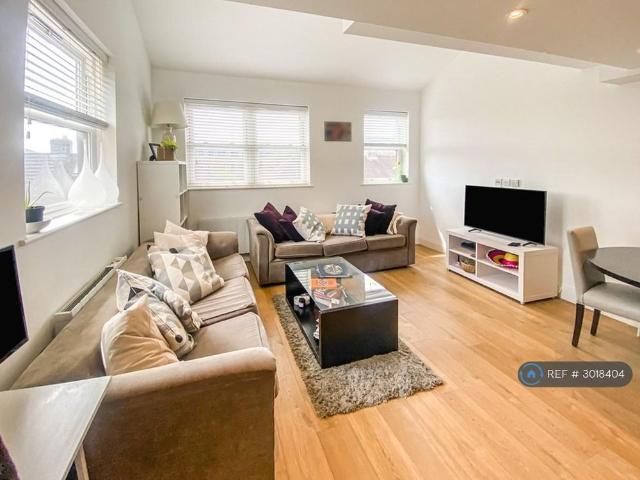 3 bedroom flat to rent