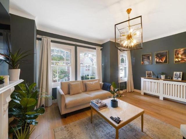 3 bedroom flat to rent