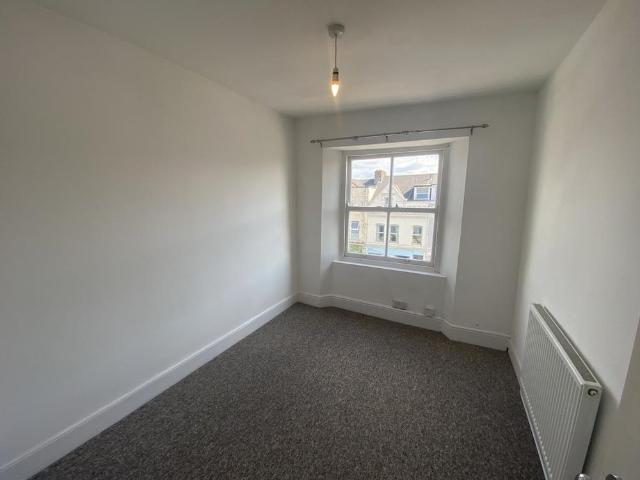 3 bedroom flat to rent