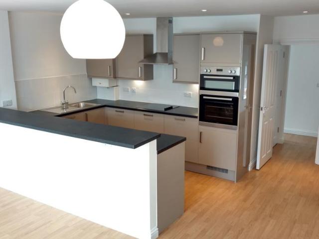 3 bedroom flat to rent