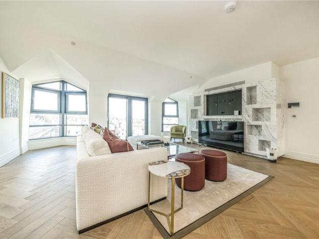 3 bedroom flat to rent
