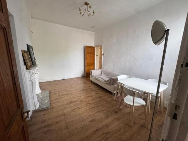 3 bedroom flat to rent