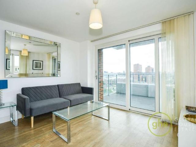 3 bedroom flat to rent