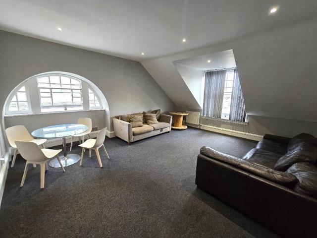 3 bedroom flat to rent