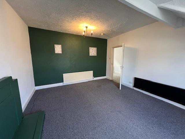 3 bedroom flat to rent