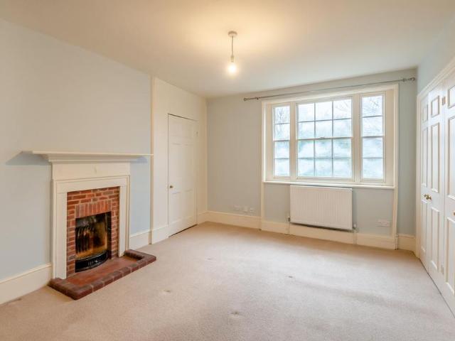 3 bedroom flat to rent