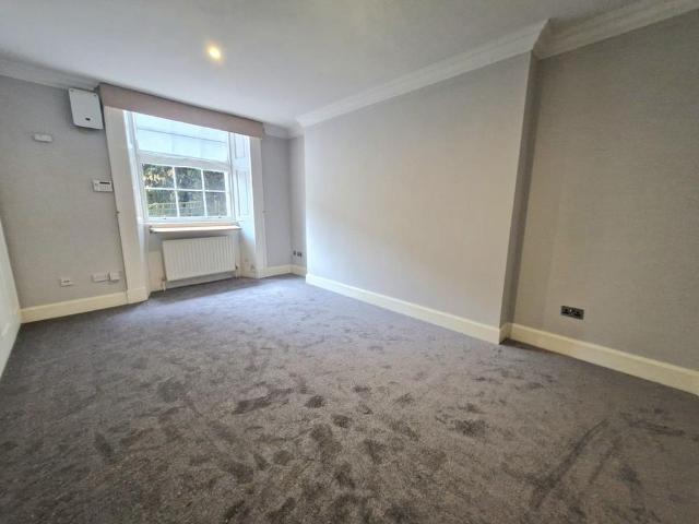 3 bedroom flat to rent
