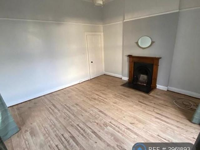 3 bedroom flat to rent