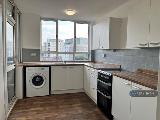3 bedroom flat to rent