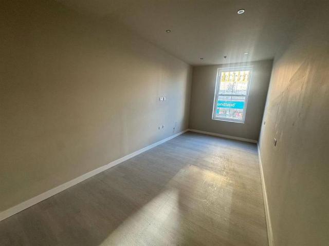 3 bedroom flat to rent