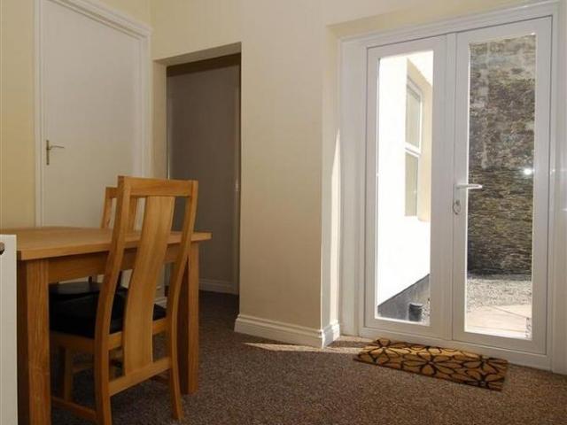 3 bedroom flat to rent