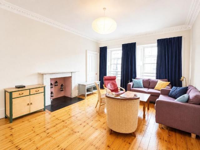 3 bedroom flat to rent