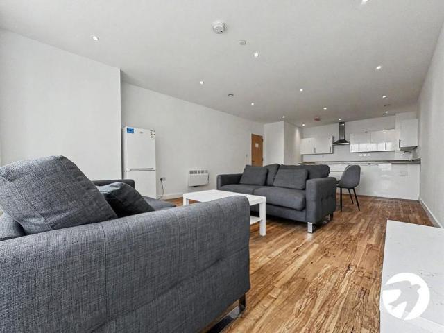 3 bedroom flat to rent