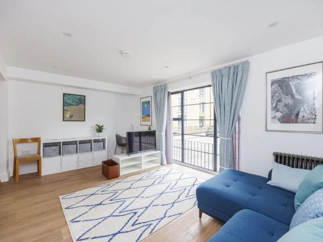 3 bedroom flat to rent