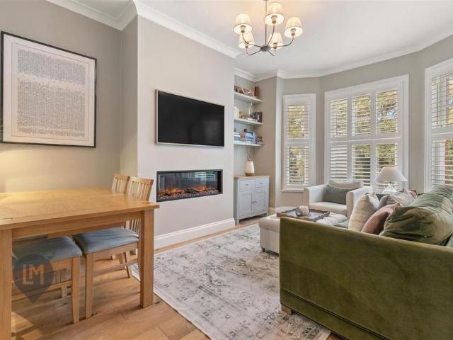 3 bedroom flat to rent