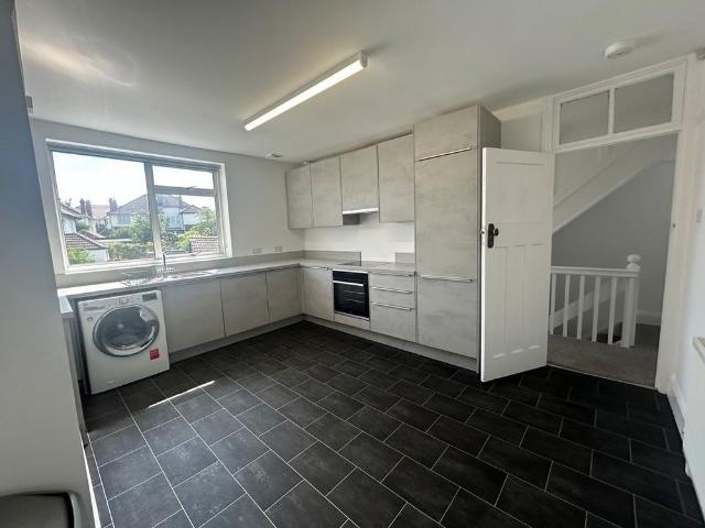 4 bedroom flat to rent
