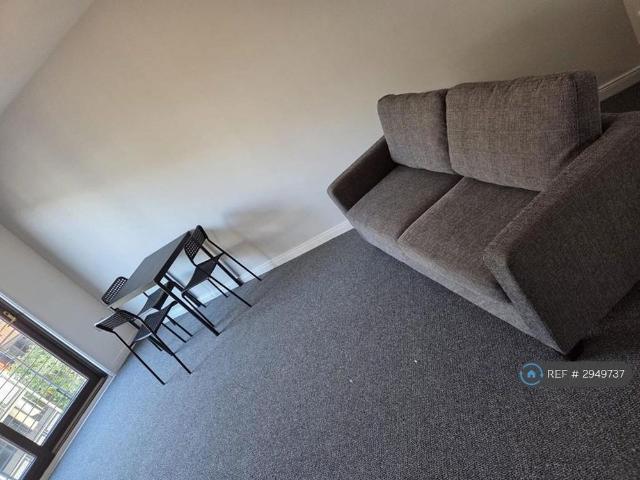 3 bedroom flat to rent