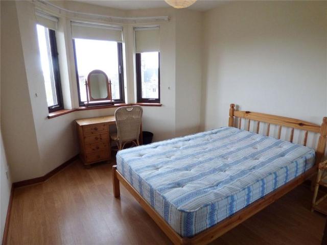 3 bedroom flat to rent