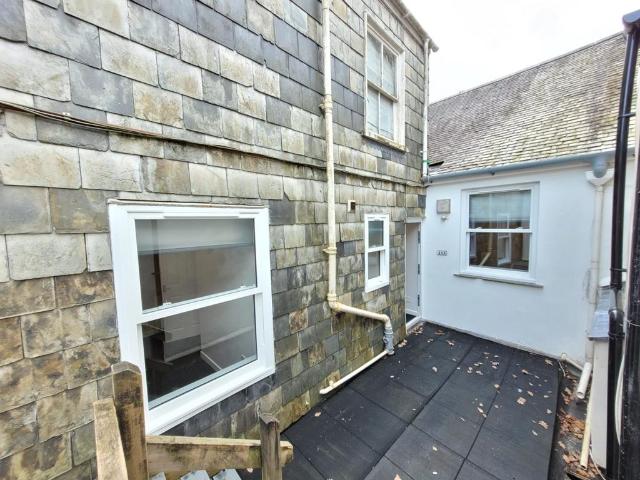 3 bedroom flat to rent