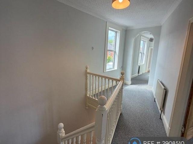 3 bedroom flat to rent