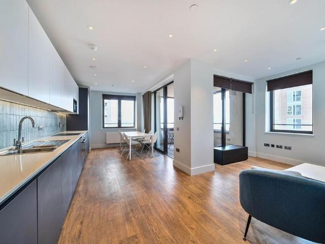 3 bedroom flat to rent