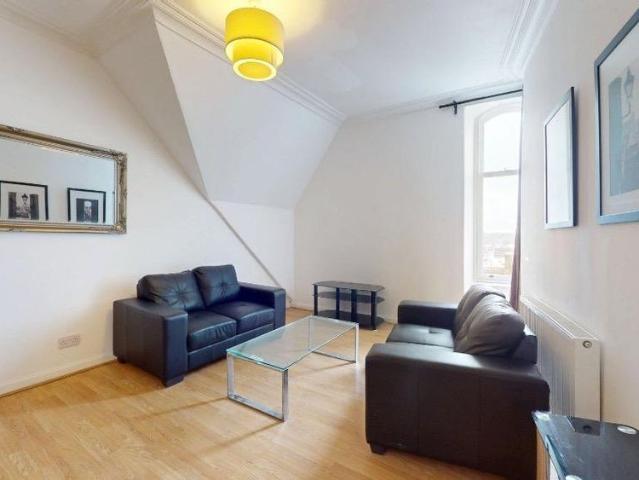 3 bedroom flat to rent