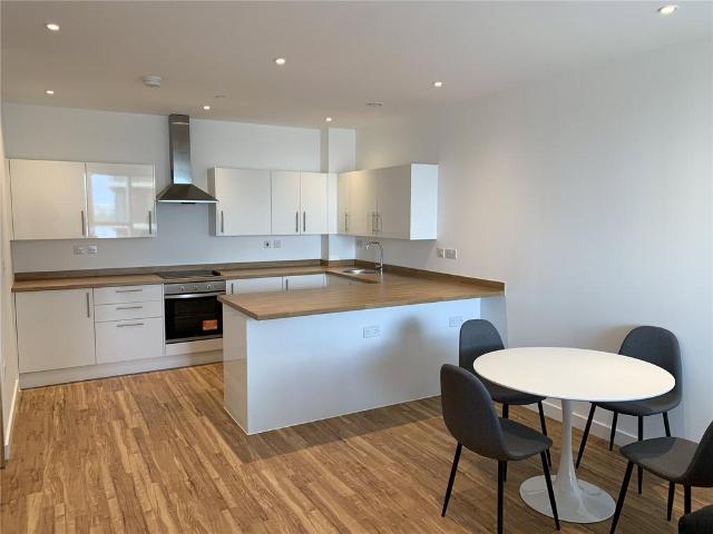 3 bedroom flat to rent
