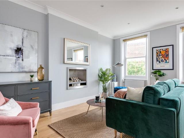 3 bedroom flat to rent