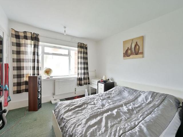 3 bedroom flat to rent