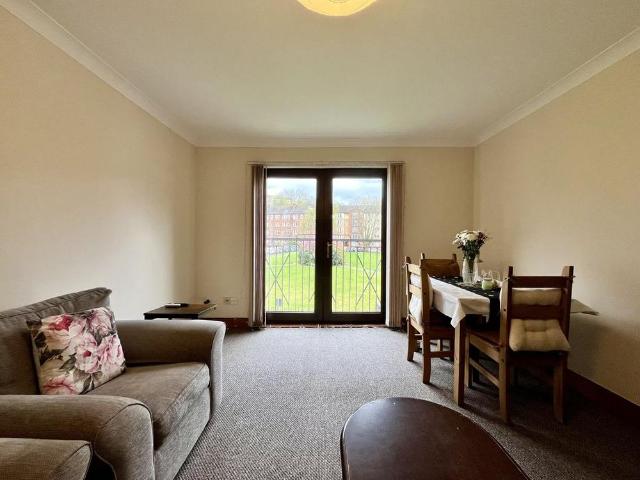 3 bedroom flat to rent