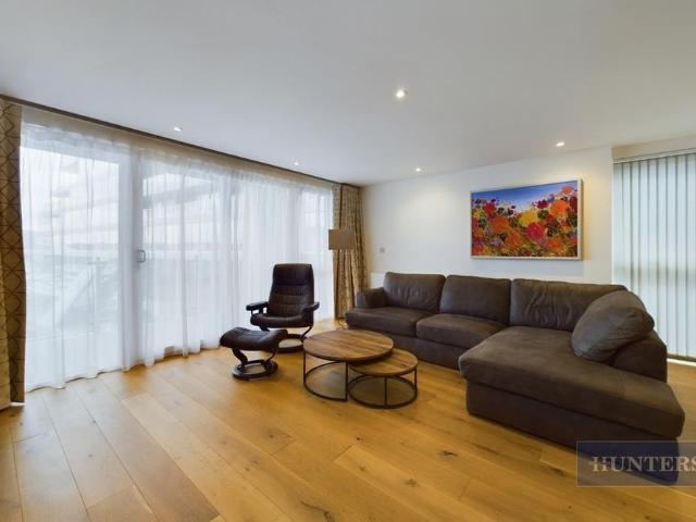 3 bedroom flat to rent