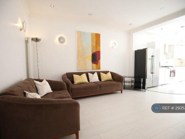 3 bedroom flat to rent