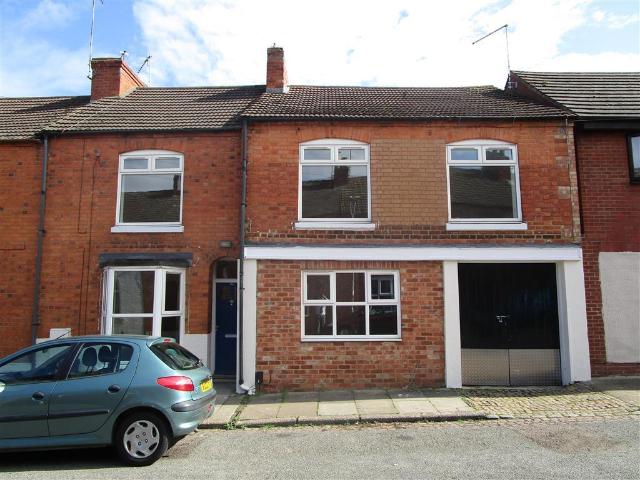 3 bedroom flat to rent