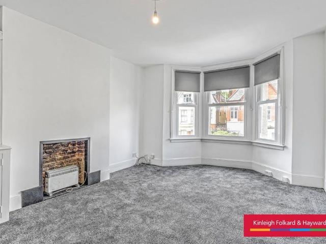 3 bedroom flat to rent