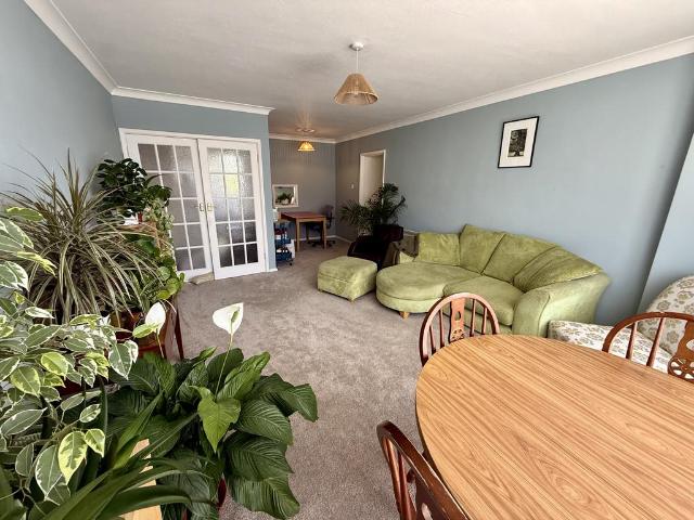 3 bedroom flat to rent