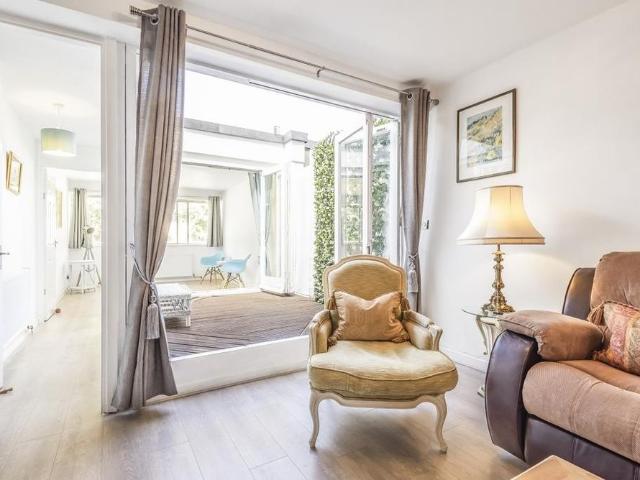 3 bedroom flat to rent