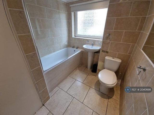 3 bedroom flat to rent