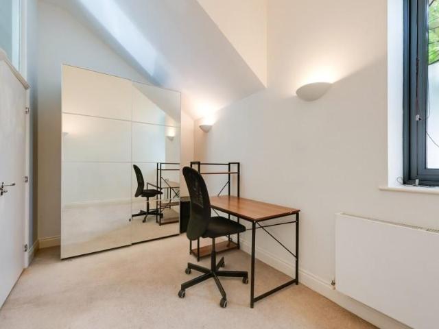 3 bedroom flat to rent