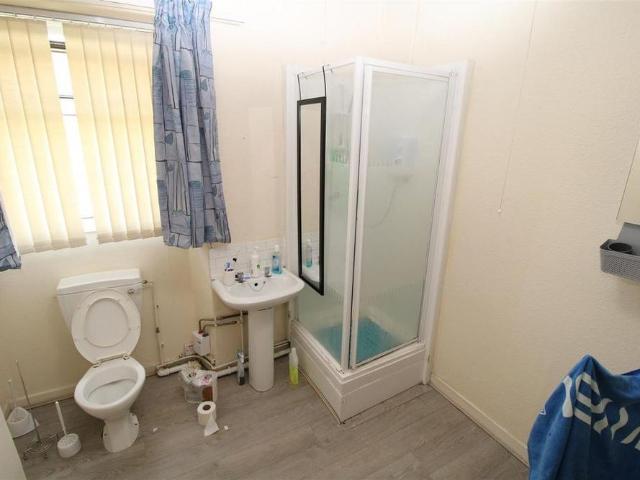 3 bedroom flat to rent