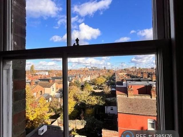 3 bedroom flat to rent